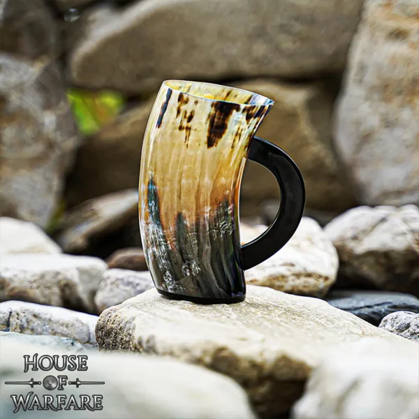 Fascinante taza de cuerno natural para beber con asa